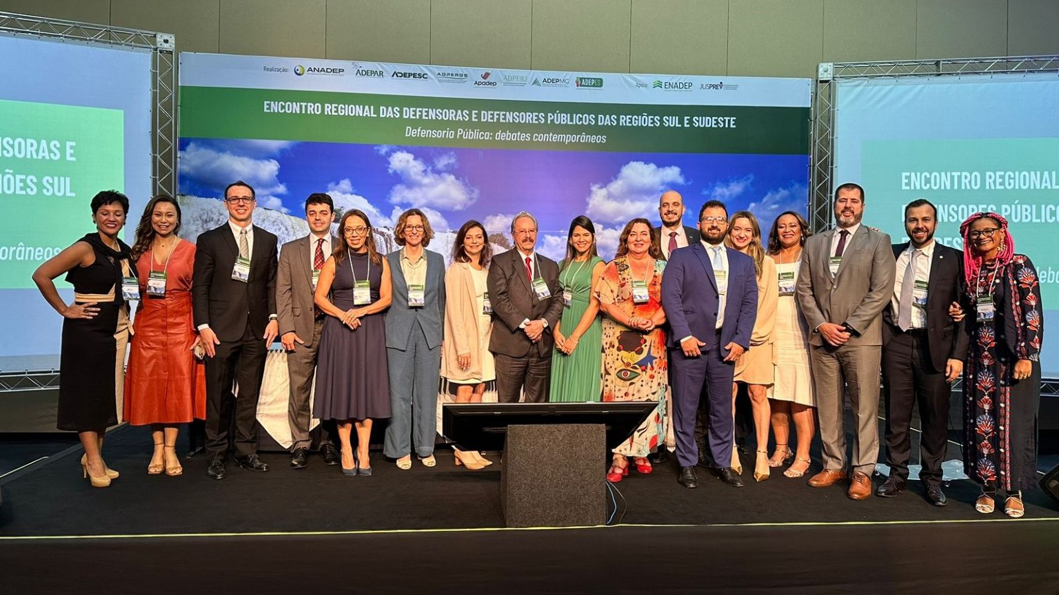 No dia do aniversário da Constituição, defensoras e defensores públicos ...